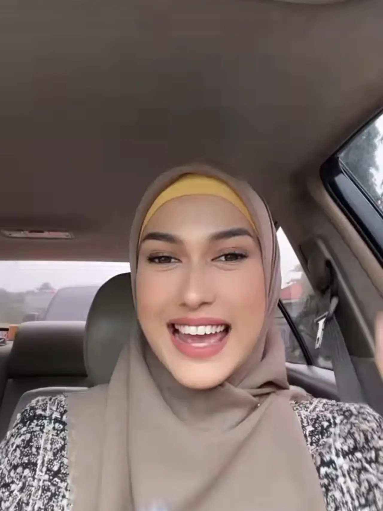 6 Potret Amanda Salmakhira Berhijab yang Jarang Tersorot, Bikin Pangling - Hot Liputan6.com
