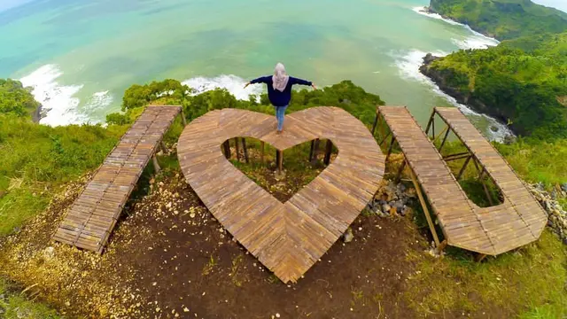 Sagara Karangbolong, Destinasi Wisata Populer di Kebumen Jawa Tengah ...