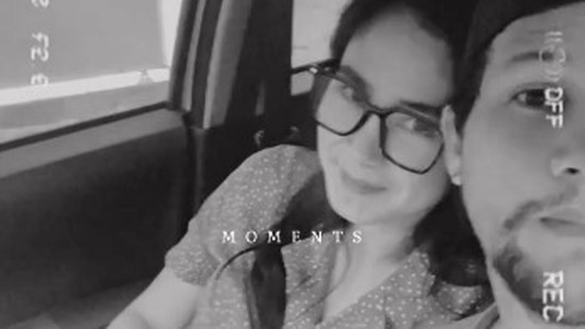 6 Potret Romantis Stuart Collin dan Kekasih Saat Liburan di Luar Negeri