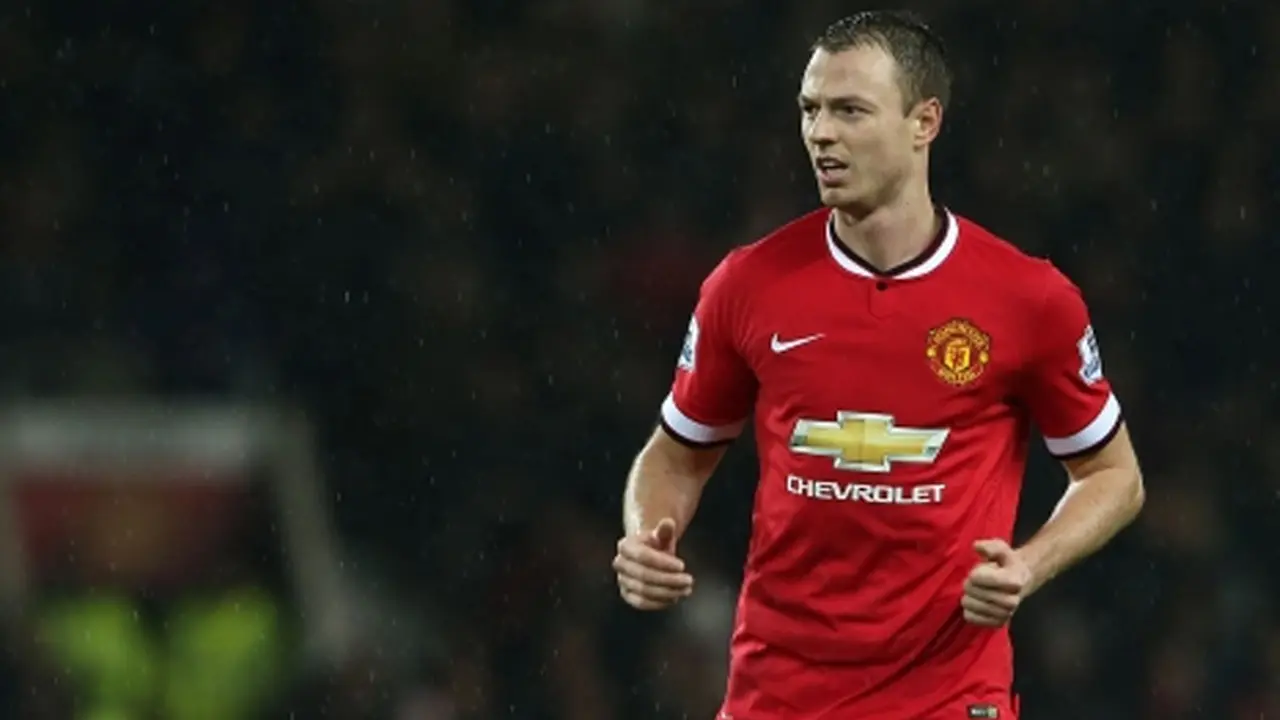 Jonny Evans Tetap di MU, tapi Bukan Jadi Pemain - Inggris Bola.com