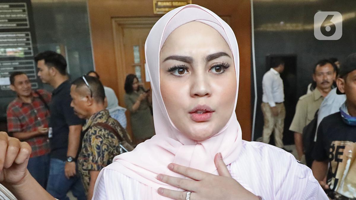 8 Potret Kontroversial Jennifer Dunn Sejak Dulu Hingga Sekarang ...