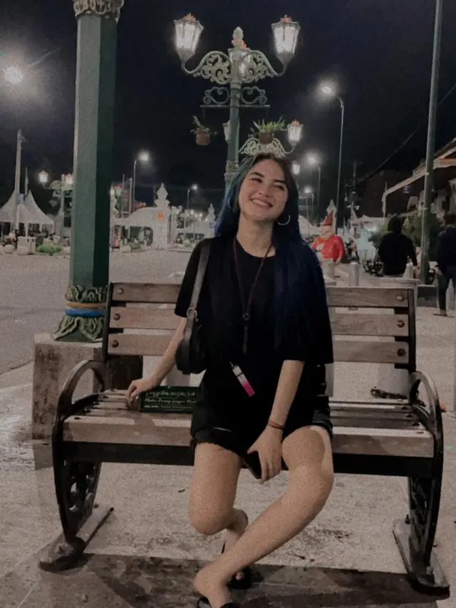 6 Momen Seru Liburan Penyanyi Dangdut Arlida Putri, Pantai Hingga Naik Gunung - Surabaya ...