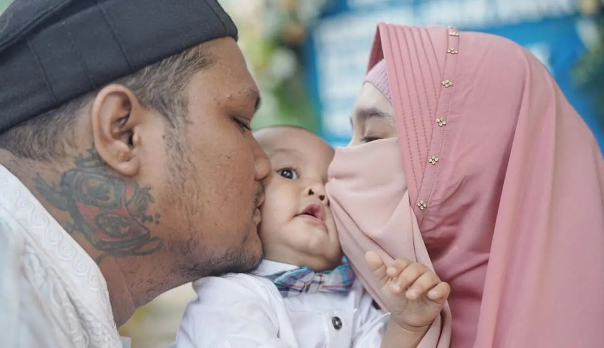 Selamat, Virgoun Dikaruniai Anak Ketiga - Photo Fimela.com