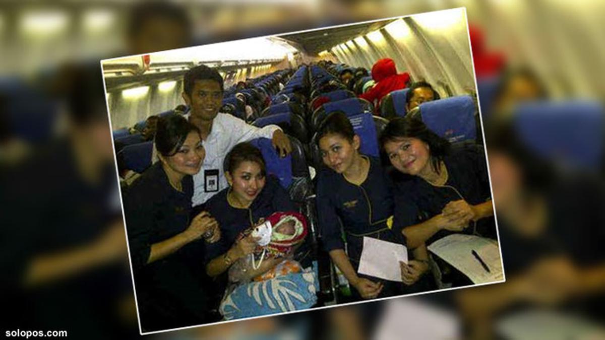 Bayi Lahir di Pesawat Meninggal, Pramugari Merpati Sedih - News ...