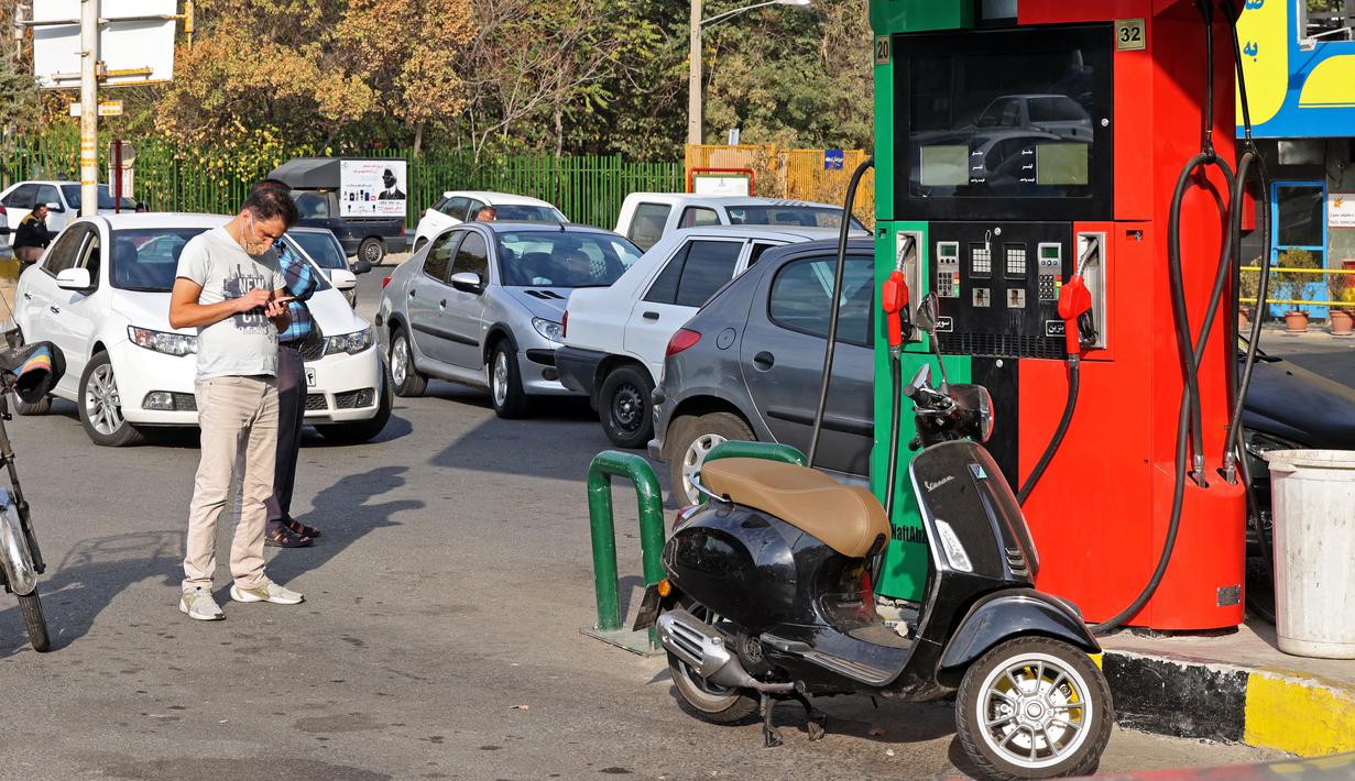 FOTO: Serangan Siber Lumpuhkan Layanan SPBU di Seluruh Iran - Foto ...