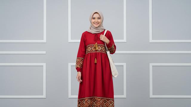 7 Model Gamis Katun Bordir Casual untuk Remaja yang Nyaman, Modis, dan ...