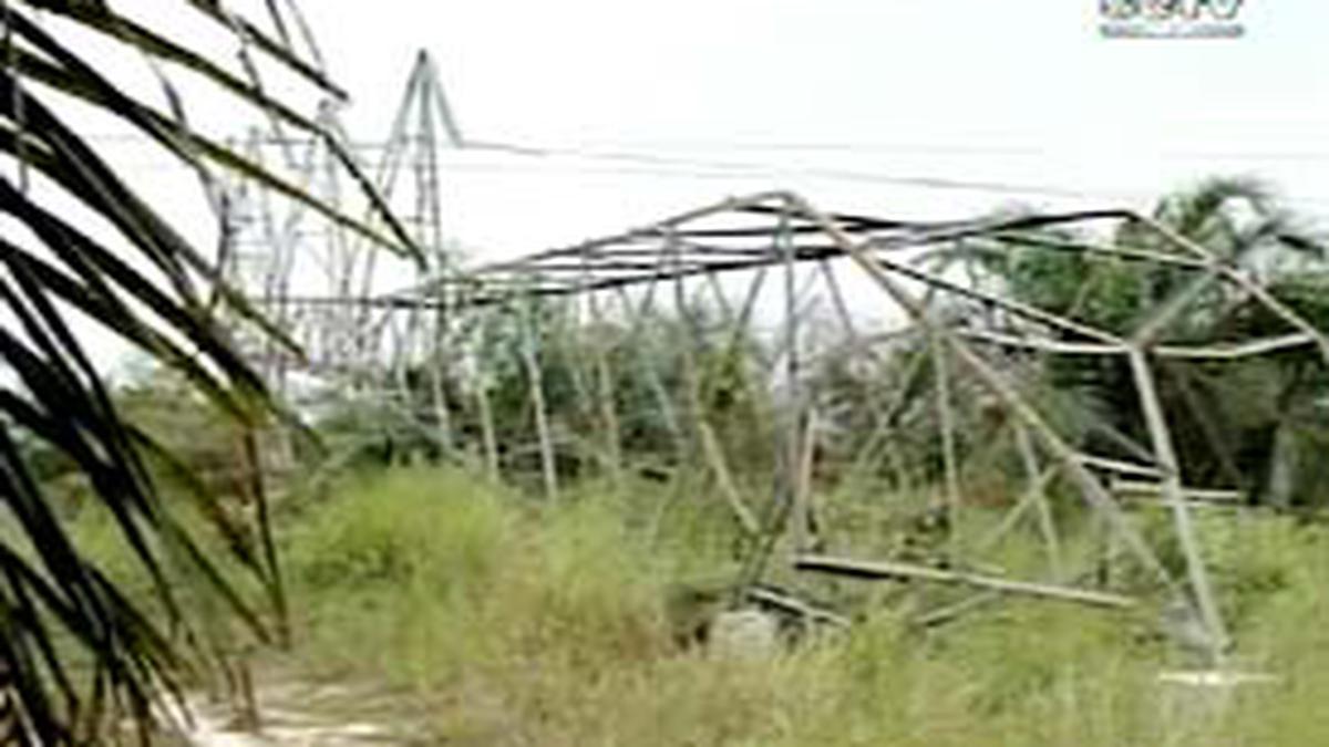 Tower Roboh, PLN Merugi Rp 240 Juta/Hari - News Liputan6.com