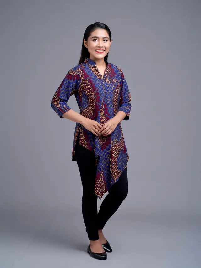 11 Model Baju Batik Wanita Modern 2025, Tetap Modis di Tengah Tren ...