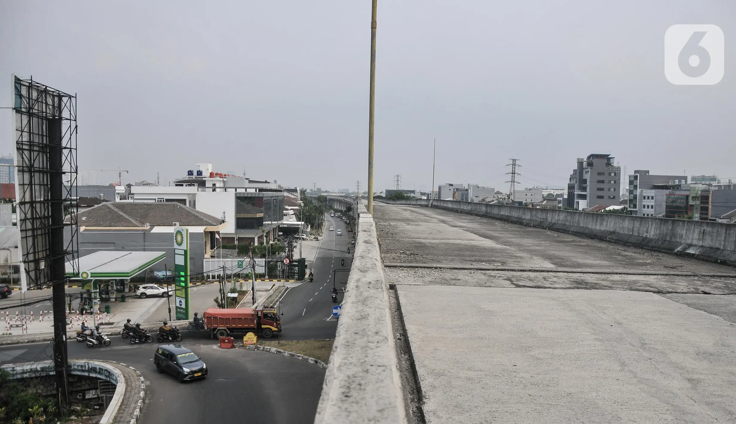 Proyek Jalan Layang Non Tol Pluit 8 Tahun Terbengkalai - Foto Liputan6.com