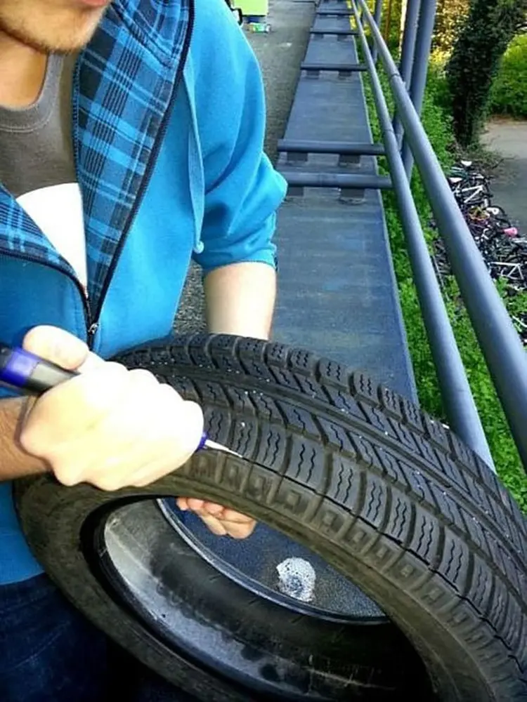 Step by Step Pemanfaatan Ulir Ban Bekas - Galeri Otosia.com