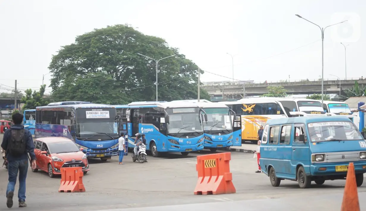 FOTO: Retribusi Terminal Depok Capai Hampir Rp 1,3 M - Foto Liputan6.com
