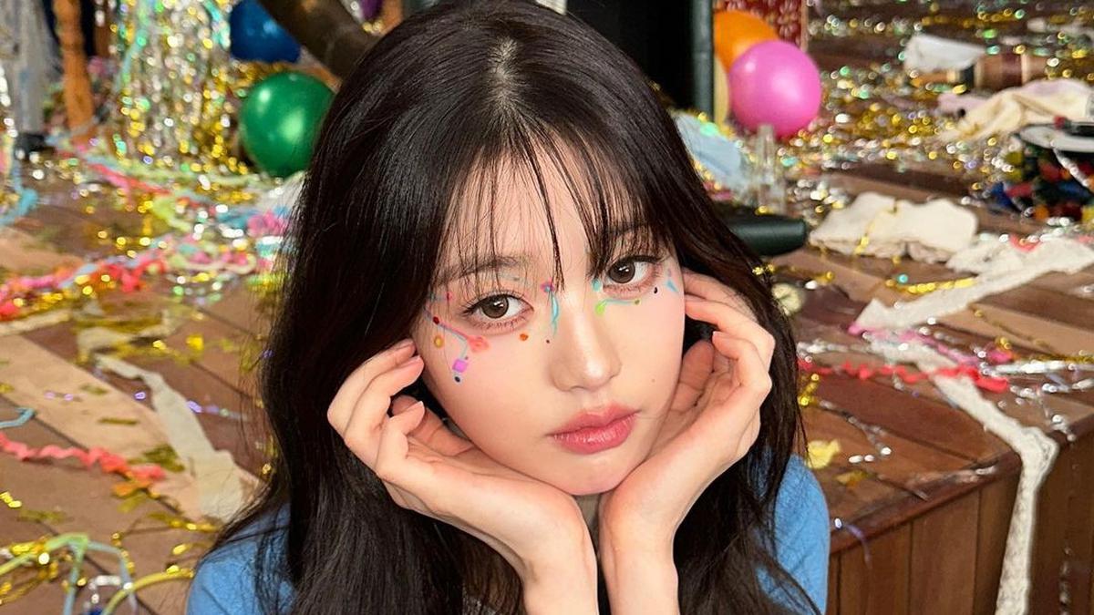 Imut bak Boneka, 8 Potret Jang Wonyoung IVE dengan Poni Baru di Paris Fashion Week - Photo ...