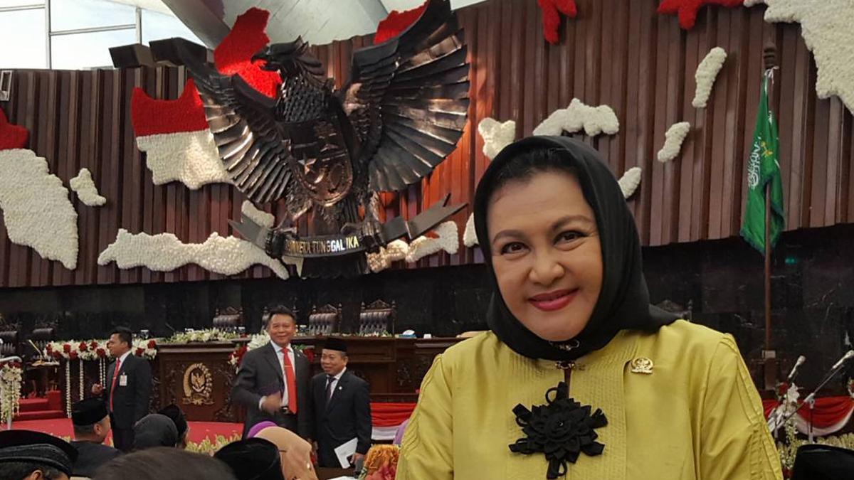 Emilia Contessa Meninggal Dunia, Politisi dan Penyanyi yang Pernah ...