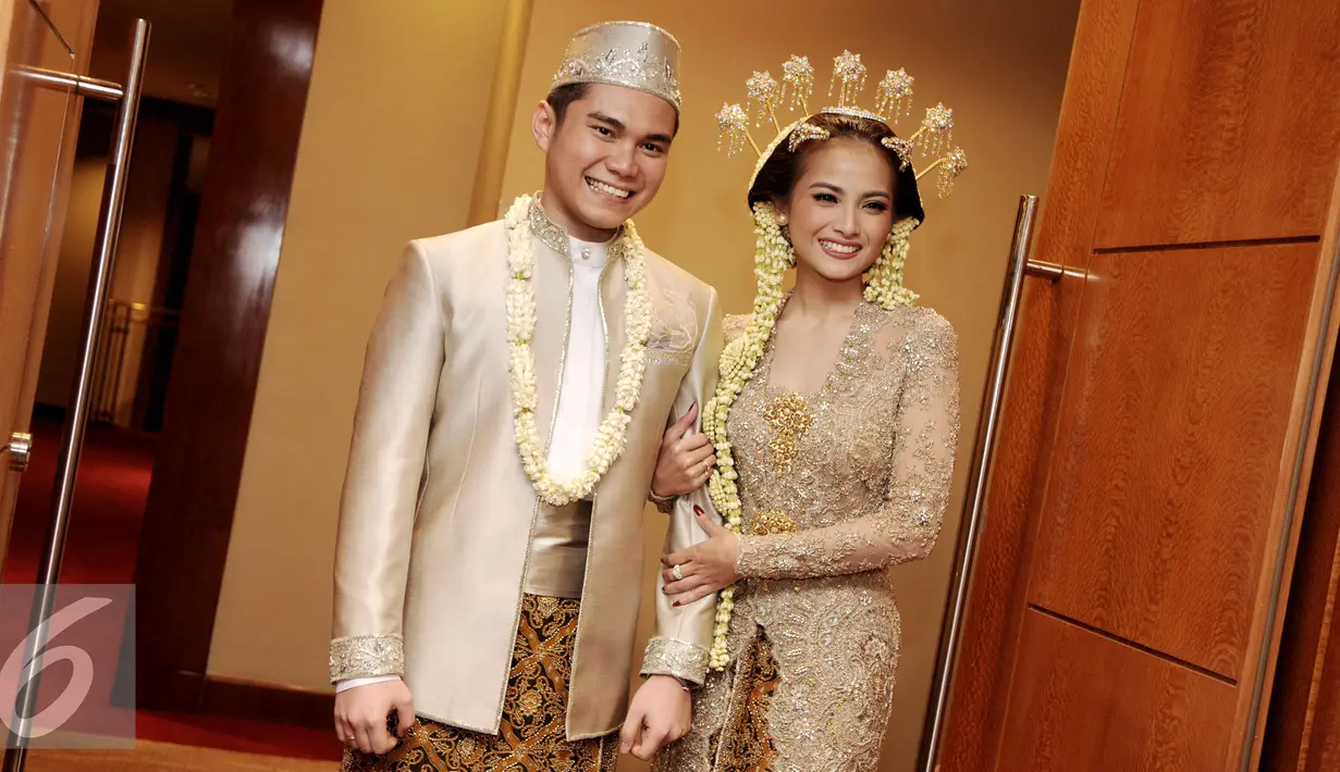 Usai Akad Acha Pamer Cincin Nikah - Foto Liputan6.com