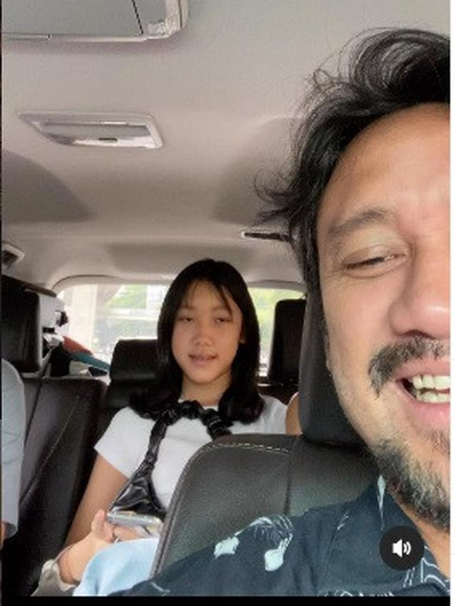 5 Potret Tora Sudiro Bersama Jenaka Mahila, Sang Putri Bungsu yang ...