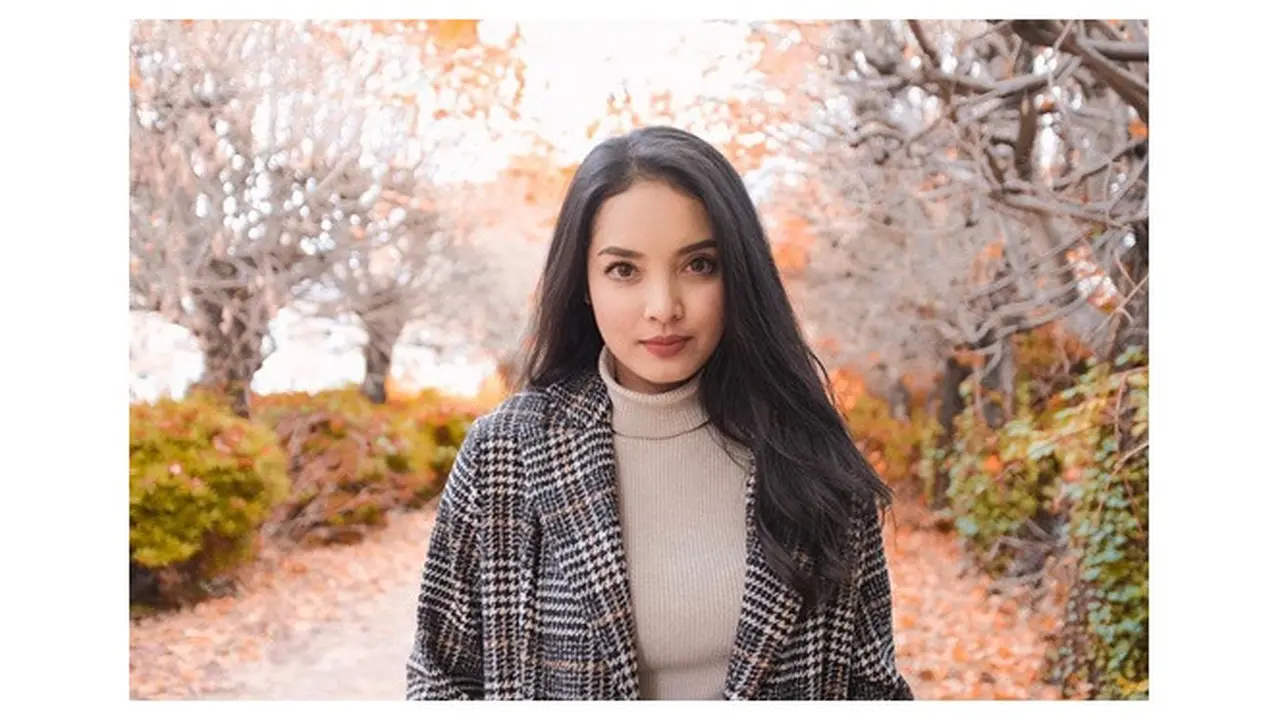 7 Potret Sisi Asih, Pramugari Garuda yang Pernah Ikut Indonesian Idol - Hot Liputan6.com