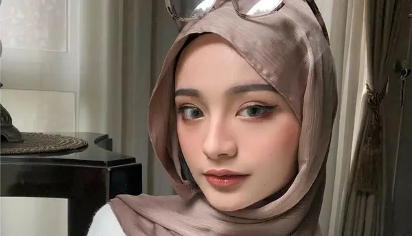 Profil Ning Khansa Mariska, Istri Gus Azmi Vokalis Grup Hadroh Subbanul ...