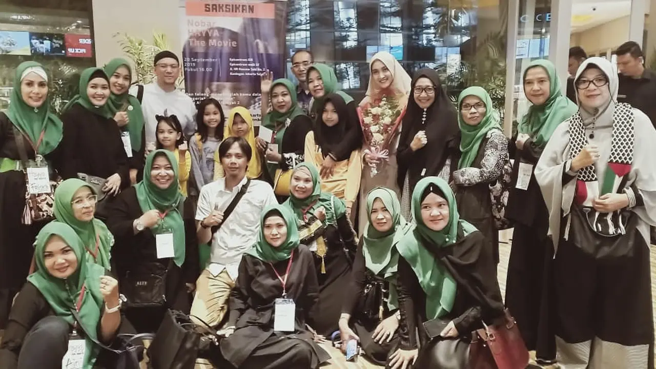 Meyda Safira dan KGN Nobar Film Hayya The Movie - ShowBiz Liputan6.com