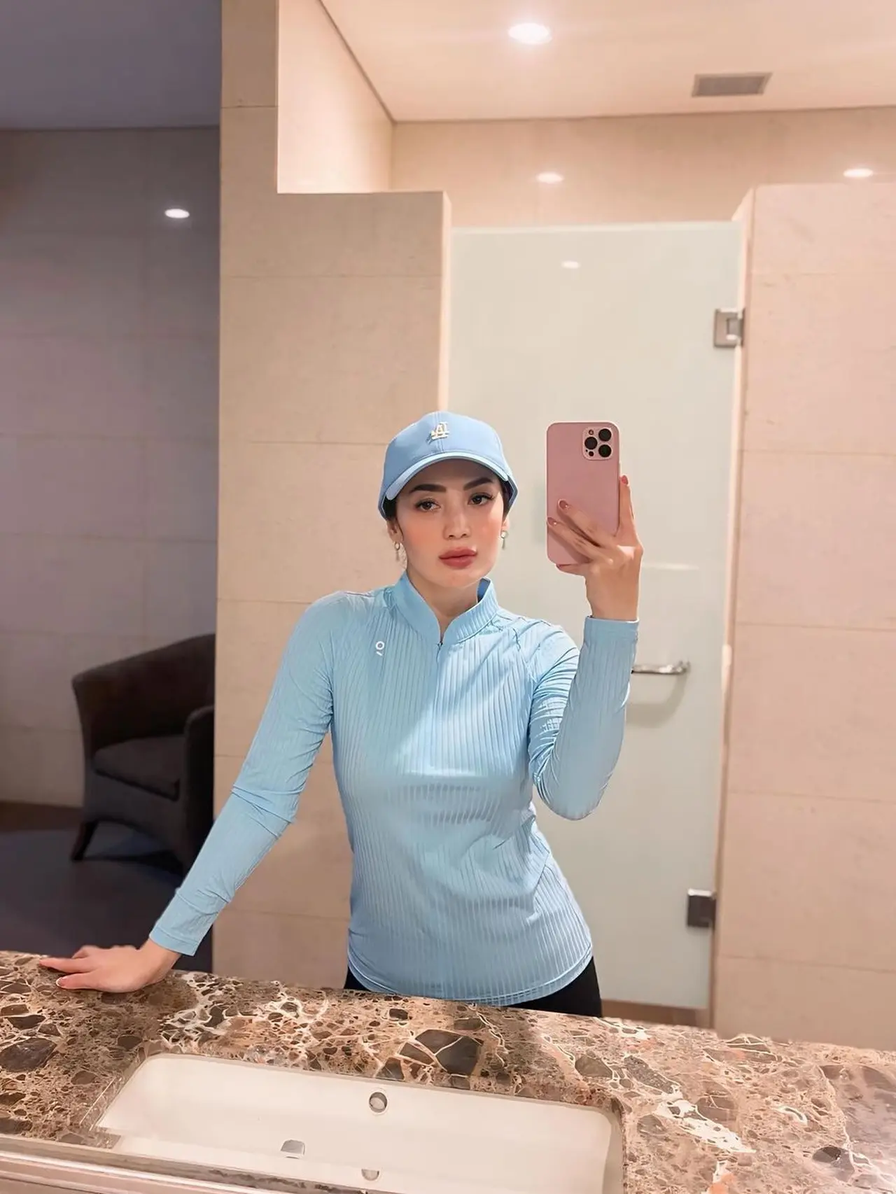 7 Potret Imel Putri Cahyati Lepas Hijab, Disebut Mirip Zaskia Gotik - Hot Liputan6.com