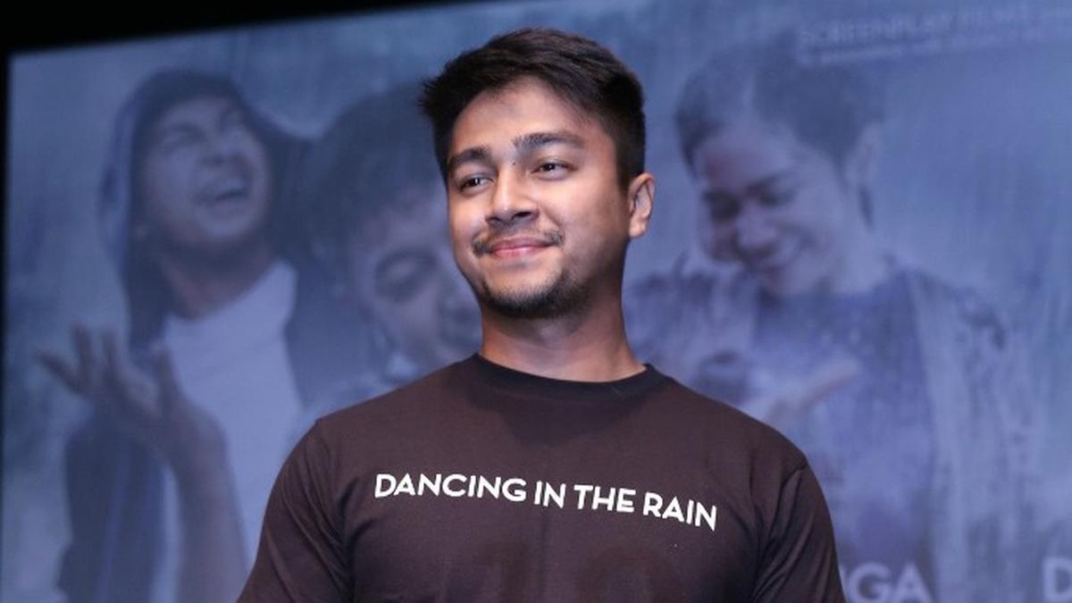 Naik Ayunan di Pasar Malam, Deva Mahenra Panik - ShowBiz Liputan6.com