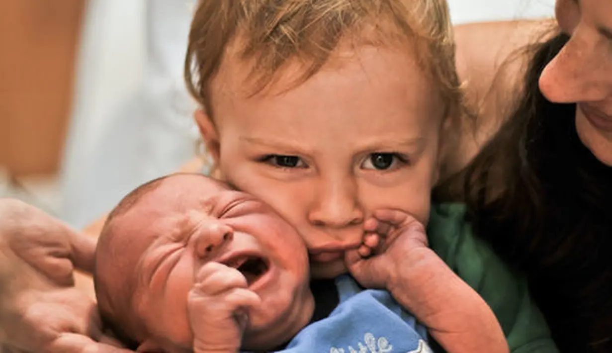 Mana Ekspresi Kakak Sambut Adik Bayi yang Paling Cute Menurutmu ...