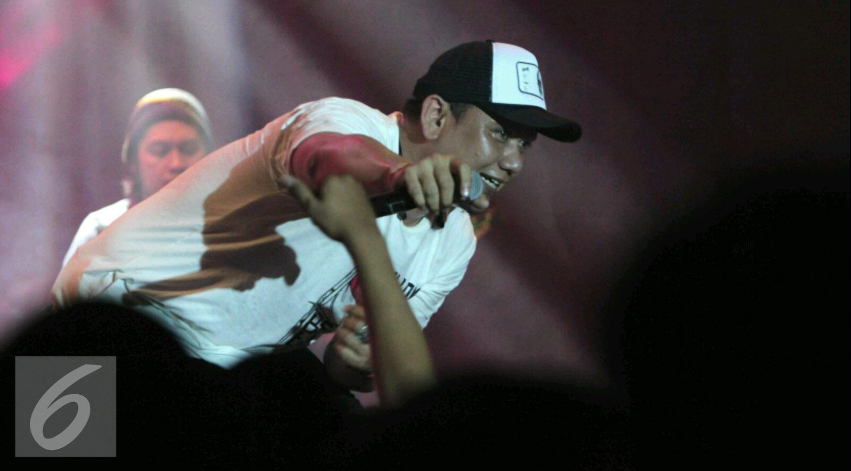Fadly Padi Bawakan Lagu Religi Bernuansa Rock - ShowBiz Liputan6.com