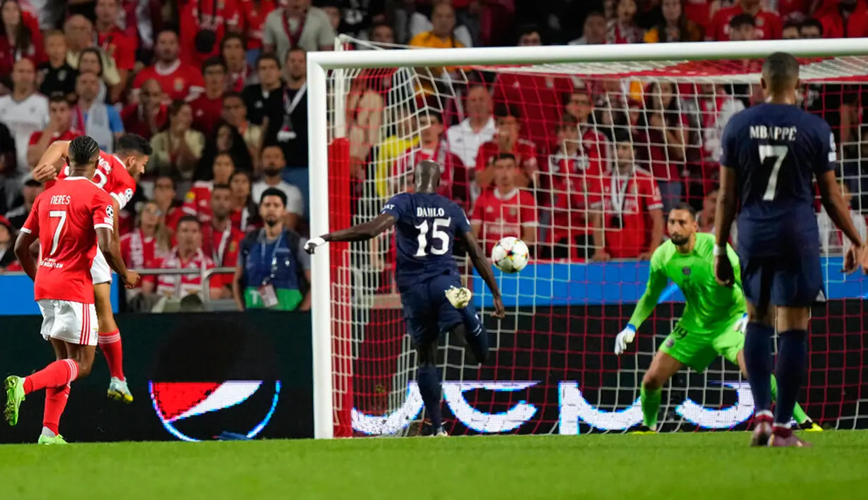 PSG Gagal Raih Poin Penuh Melawan Benfica di Liga Champions - Foto ...
