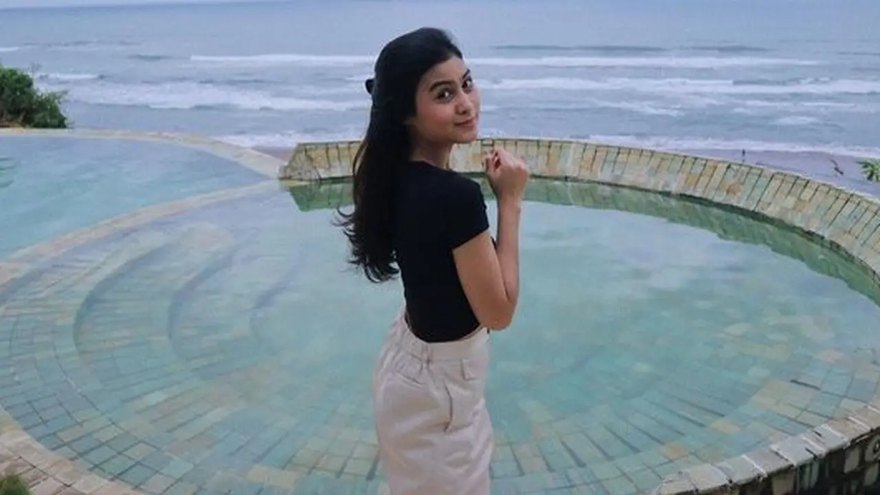 7 Potret Junisya Putri, Anak Aktor Senior Dwi Yan yang Penuh Pesona ...