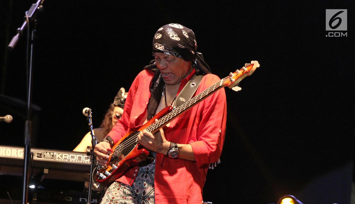 PHOTO: Bawakan 12 Lagu, God Bless Gebrak Panggung JogjaRockarta - Foto ...