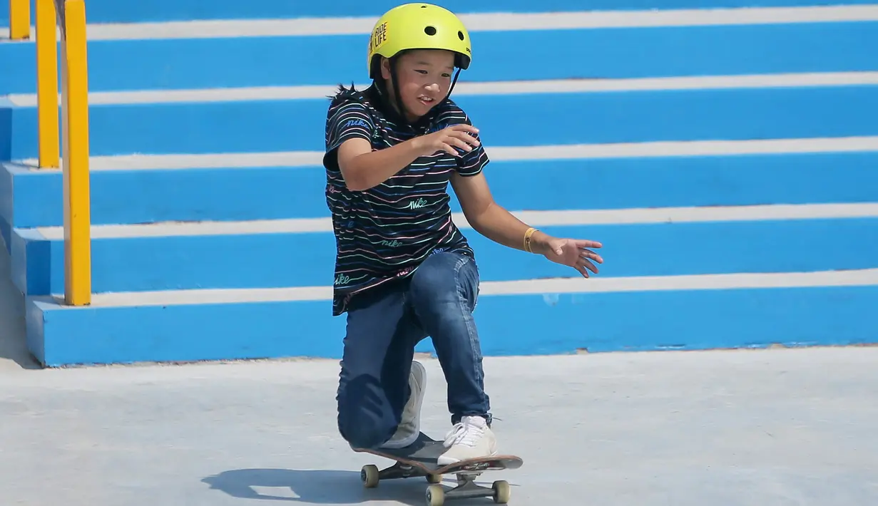 FOTO: Aksi Memukau Para Skater Wanita di China - Foto Liputan6.com