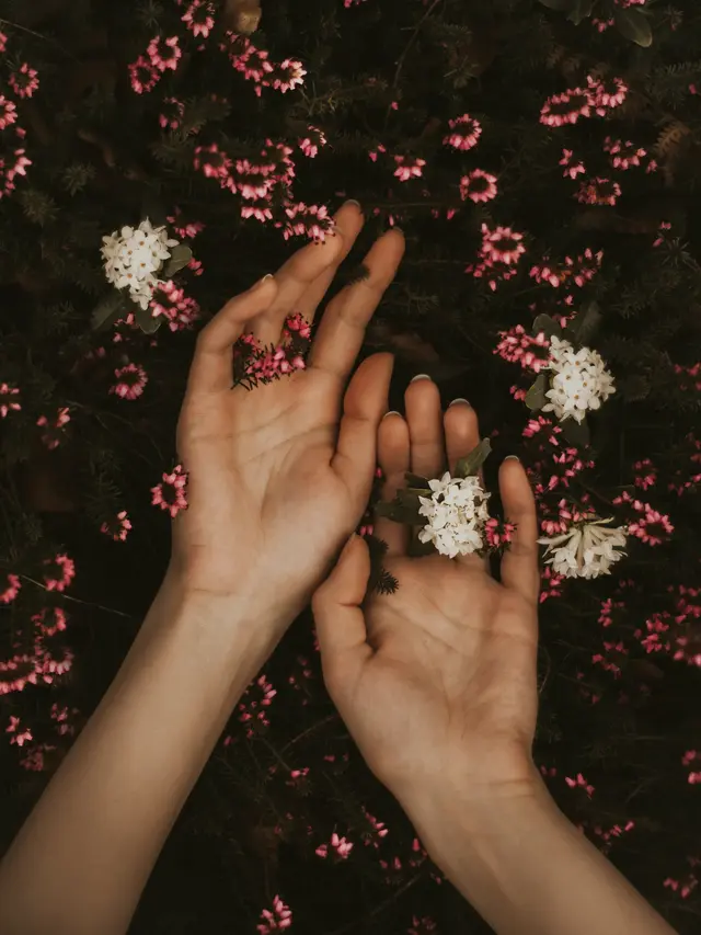 10 Cara Atasi Tangan Belang Akibat Sinar Matahari, Manfaatkan Bahan ...