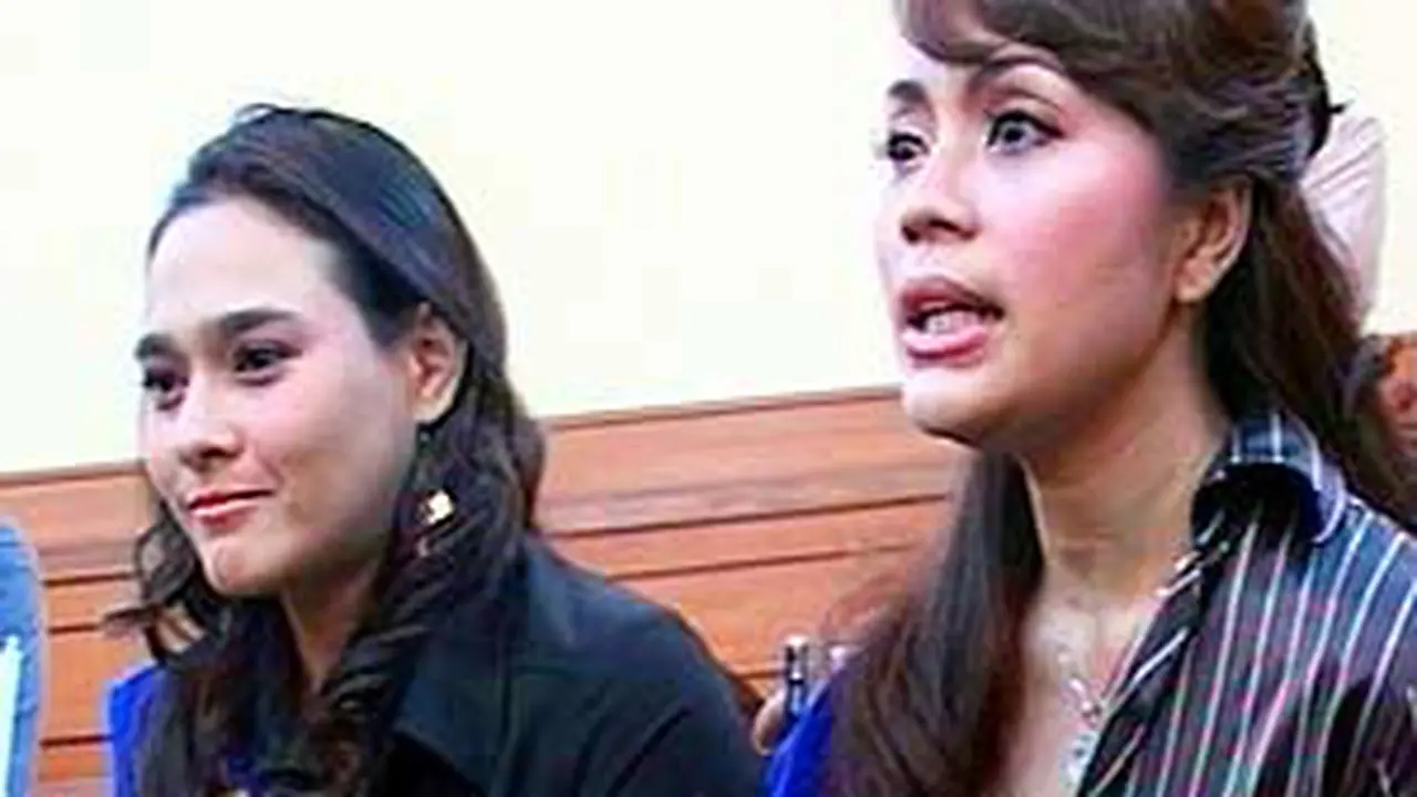 Raslina dan Ine Menjadi Duta Kemanusiaan - ShowBiz Liputan6.com