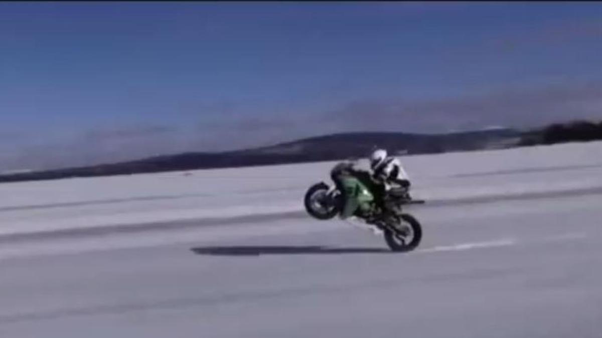 Nekat Ngebut di Atas Es, Bagaimana Nasib Pemotor Ini? - Otomotif ...