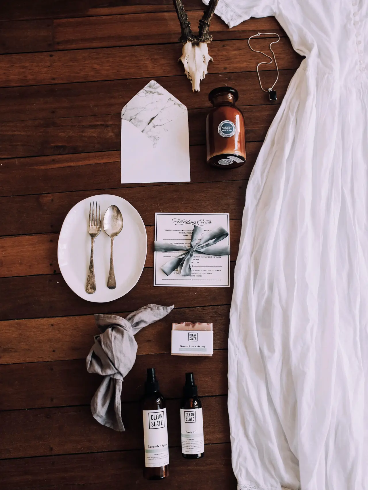 20 Contoh Undangan Pernikahan Simpel, Elegan, dan Unik - Hot Liputan6.com