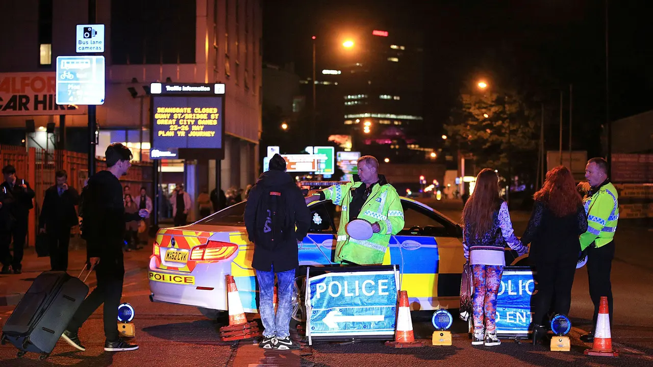 Ledakan di Konser Ariana Grande Bikin Manchester City Berduka
