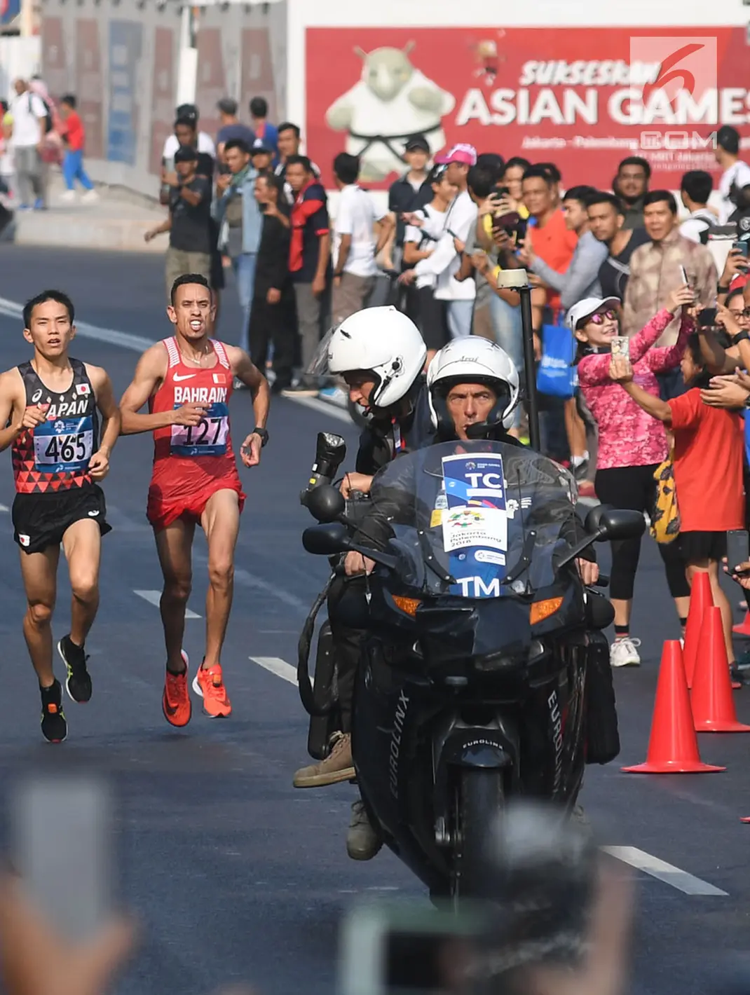 FOTO: Pelari Jepang Hiroto Inoue Juara Maraton 42 Kilometer - Foto ...