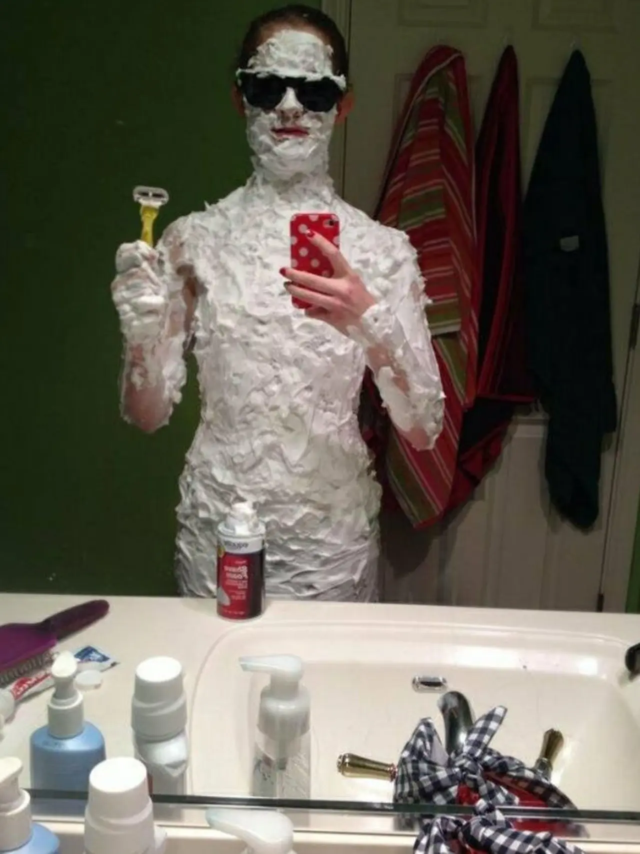 7 Meme Nyeleneh Orang Usai Cukur Jenggot dan Kumis Ini Kocak Banget ...