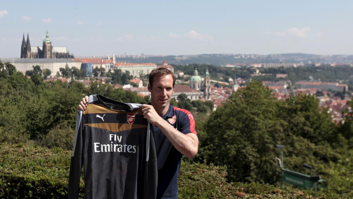 Wenger: Cech Panaskan Kompetisi Kiper Arsenal Demi Tim Inti - Bola Liputan6.com