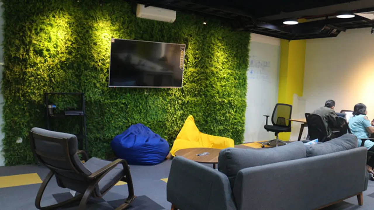 Uniknya Kantor Baru tiket.com, Design Minimalis Nan Cozy Dengan Ragam ...