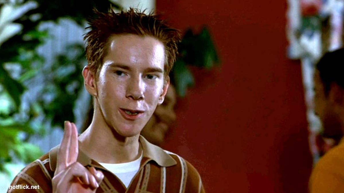 Aduh, Bintang Film American Pie Jadi Pelayan Restoran - ShowBiz ...