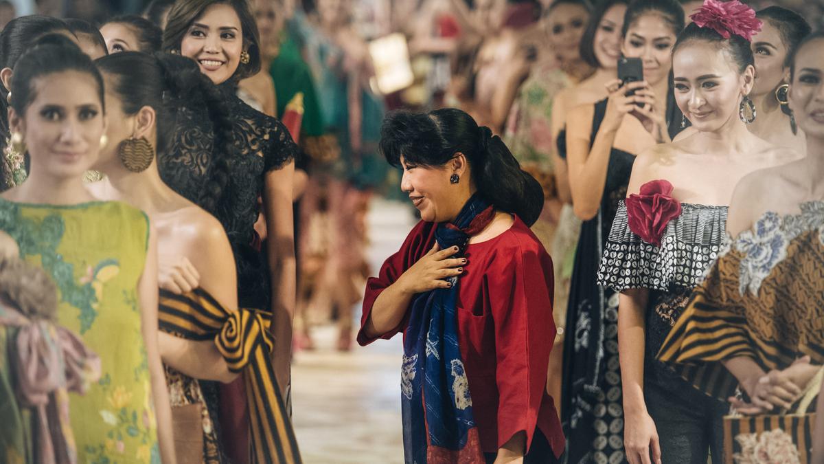 Indahnya Koleksi Terbaru Anne Avantie, Batik dari Sabang-Merauke ...