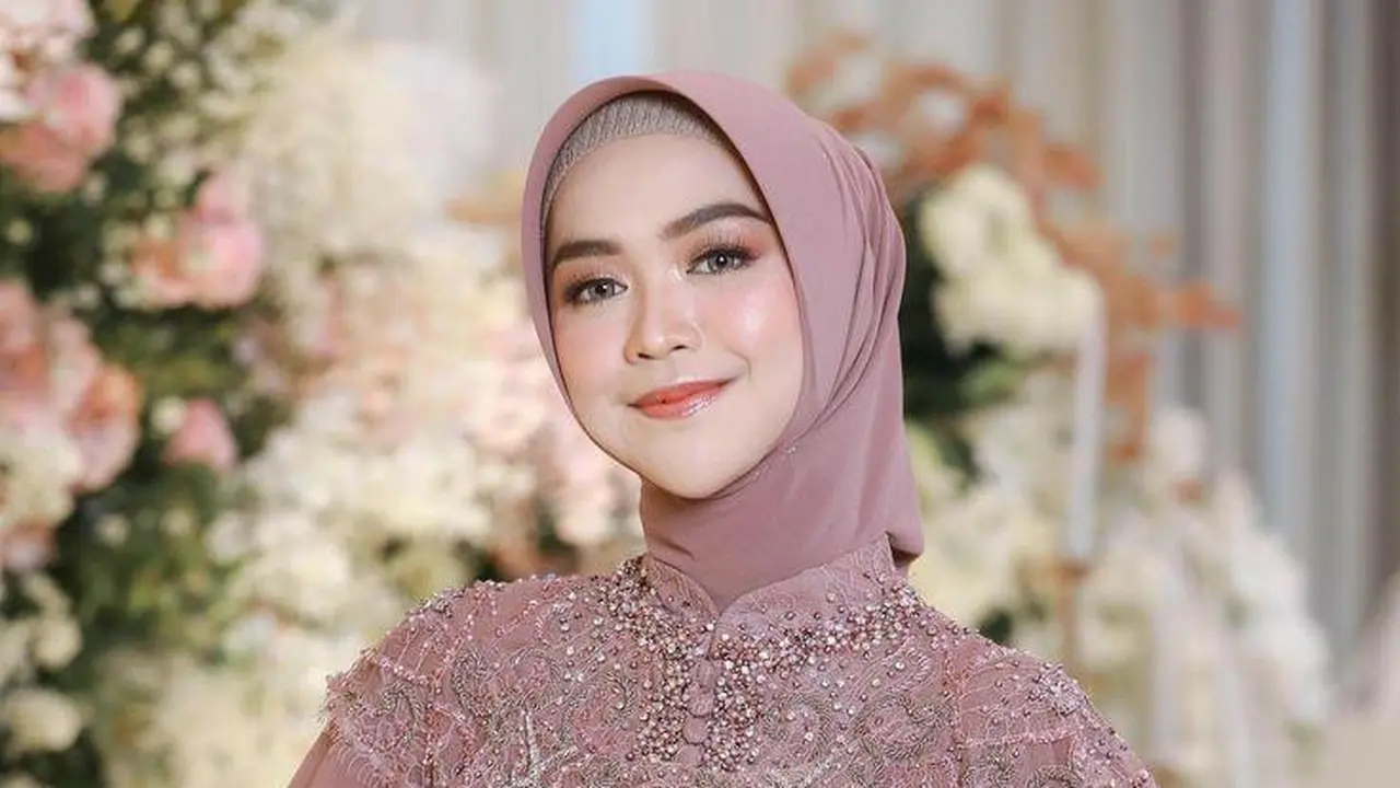 Inspirasi Kebaya Hijab Para Artis Untuk Kondangan-Wisuda, dari Ria Ricis hingga Citra Kirana ...