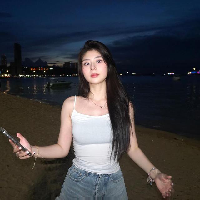 Jadi BA Esports Asal Samarinda, Intip 8 Potret Memukau Lydia ONIC ...