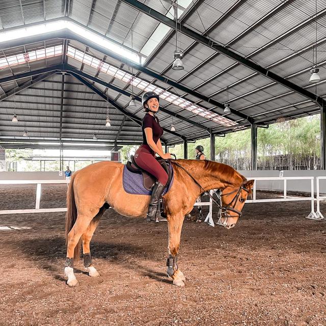 7 Gaya Baby Jovanca Saat Latihan Berkuda yang Curi Perhatian