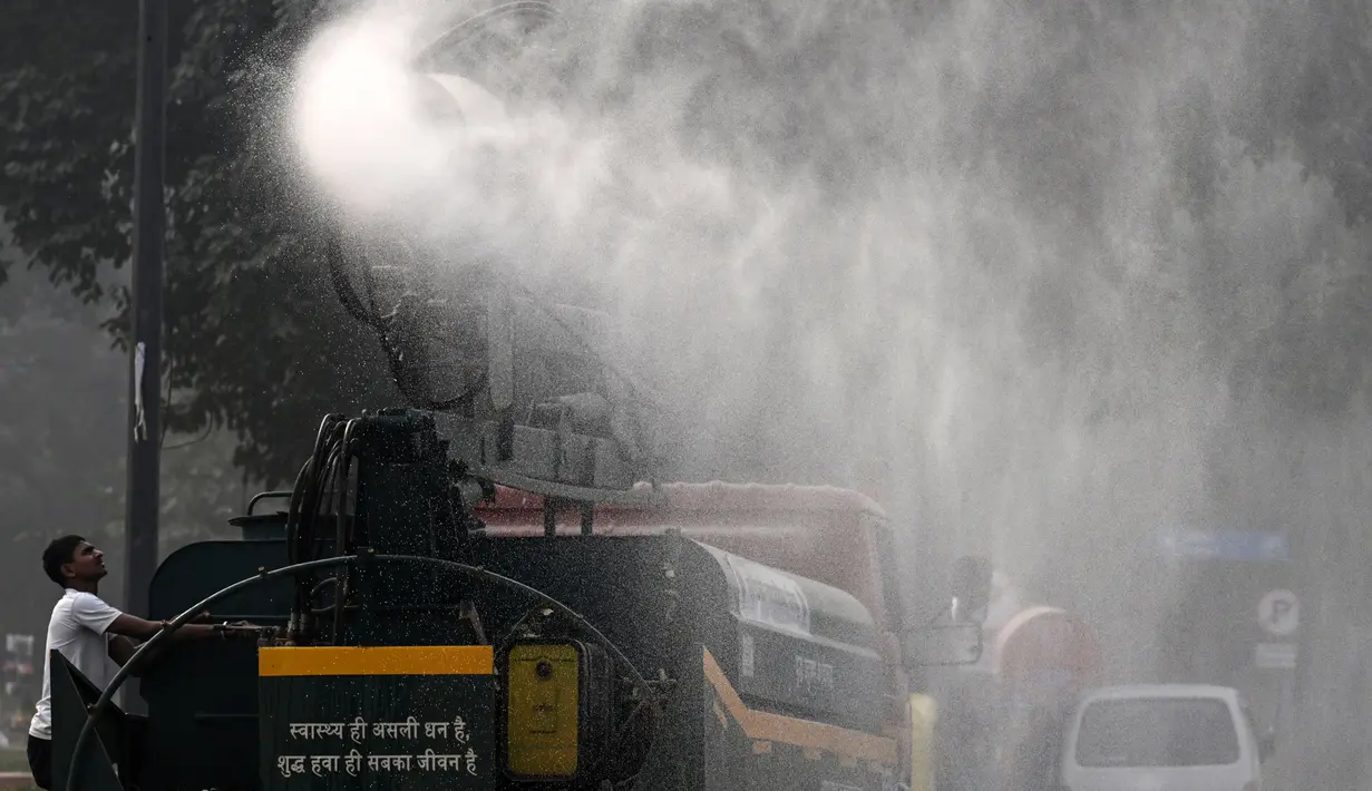 Kendalikan Kabut Asap Polusi, India Kerahkan Water Canon - Foto ...
