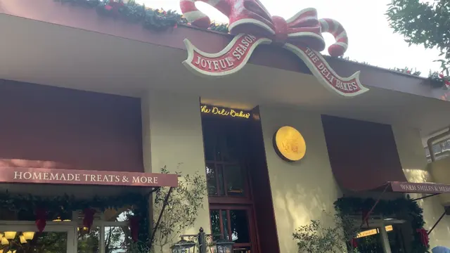 Mengenal The Deli Bakes, Cafe Dessert dengan Konsep Unik di Bandung ...