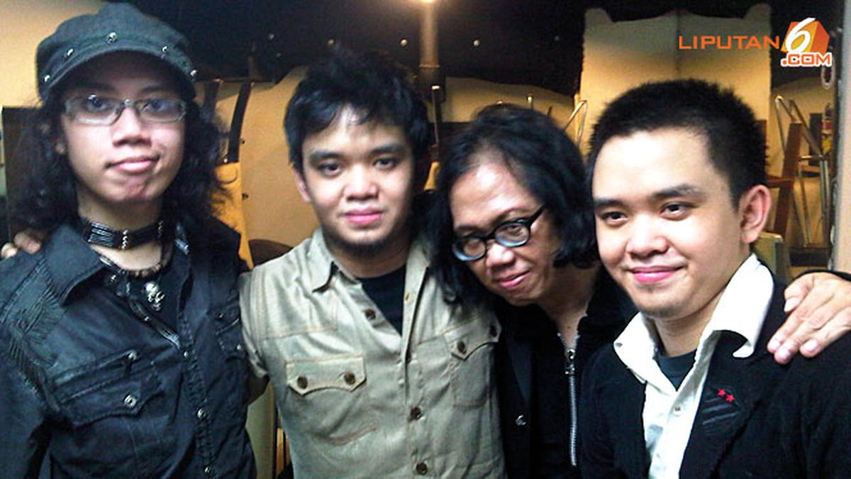 Gelar Konser Aku & Chrisye, Anak: Semoga Papa Nonton Kami - ShowBiz ...