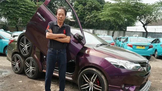 Kisah Rony Gunawan, Bos Taksi yang Mobilnya Beroda Delapan - Regional ...