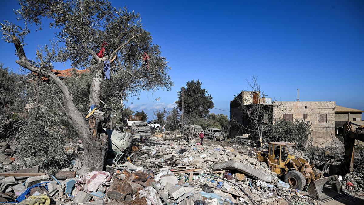 Israel Serang Pusat Komando Hizbullah di Beirut