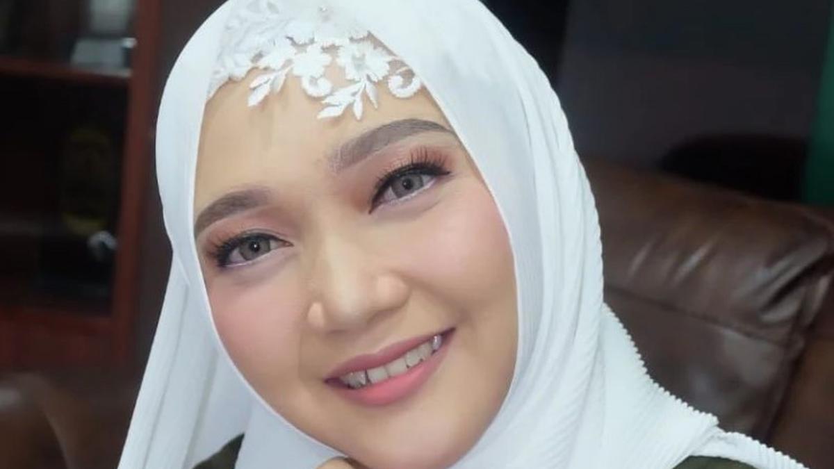 Mengenal Sosok Suami Baru Penyanyi Religi Sulis, Usianya Beda 10 Tahun